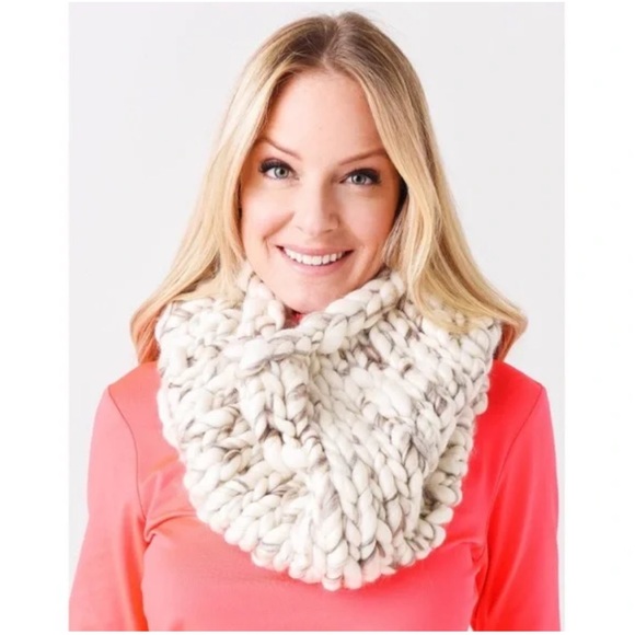 mischa lampert | Accessories | Nwt Mischa Lampert Large Snood White ...